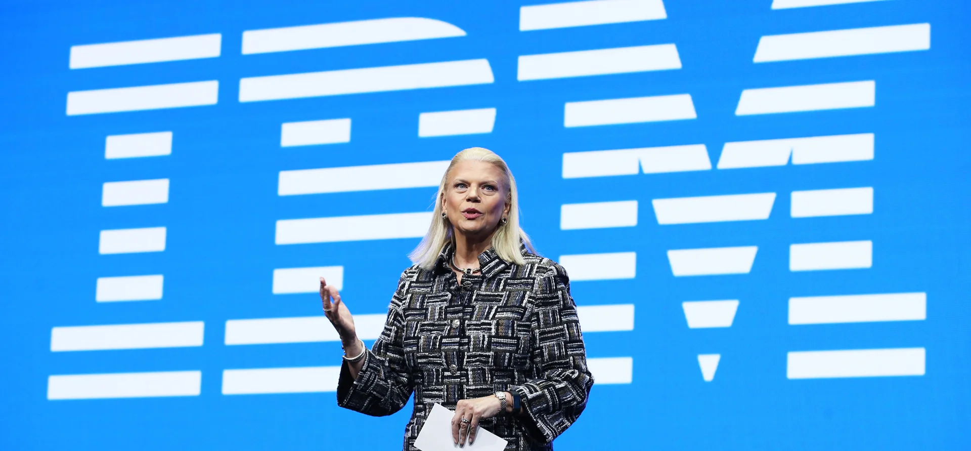 4 Powerful Leadership Tips From Women Who Broke the Glass Ceiling