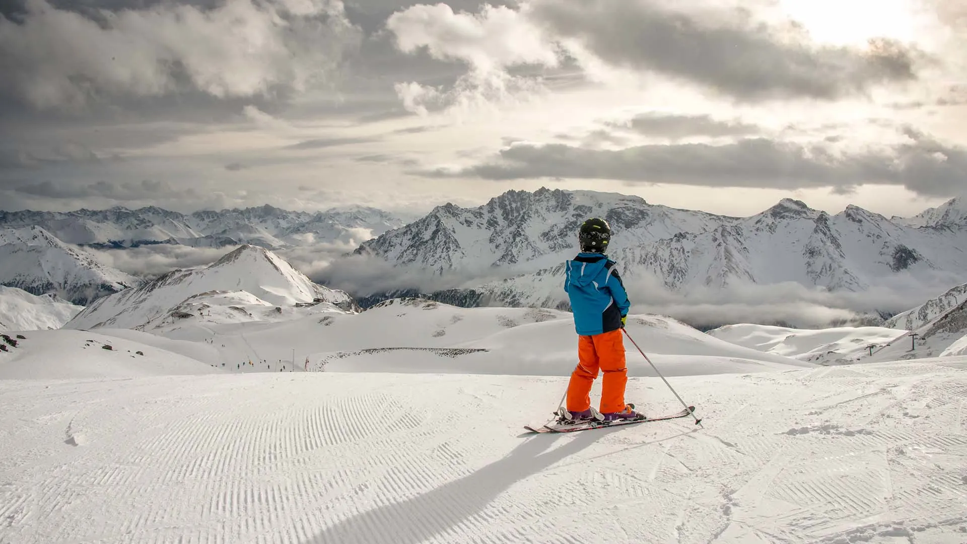 Use the Ski Slope Method to Finally Teach Yourself to Be a Tidy Person