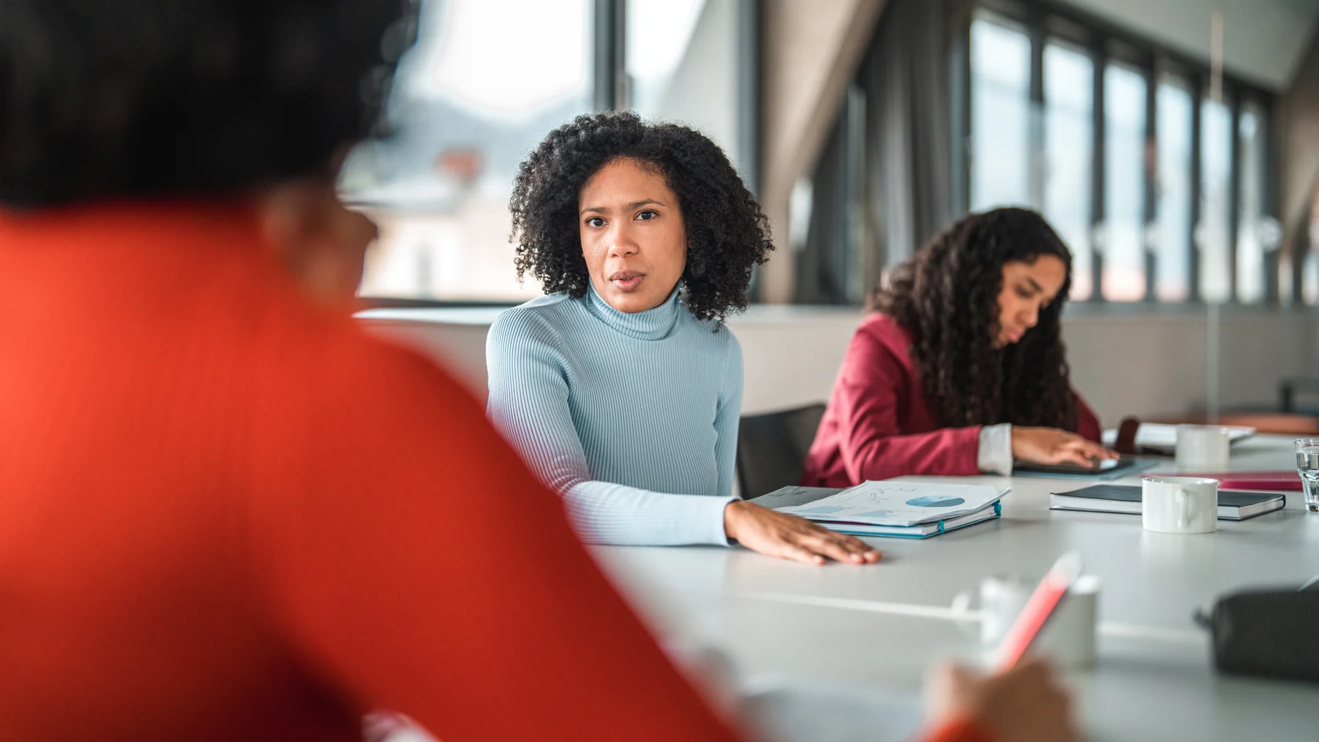 9 Clues That Point to Someone With High Emotional Intelligence