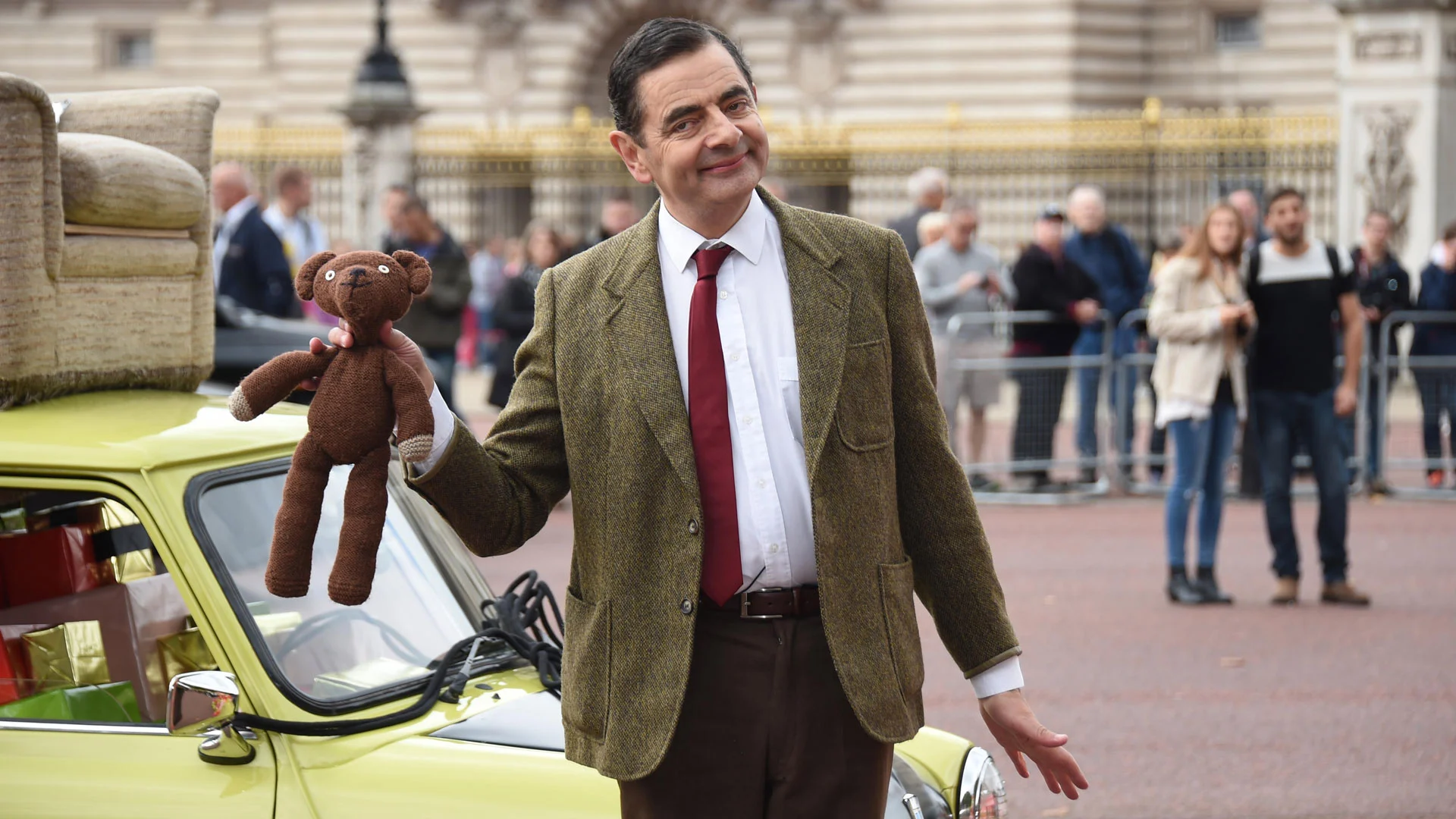Rowan Atkinson (Mr. Bean) Says Living a Happy, Successful Life Comes ...