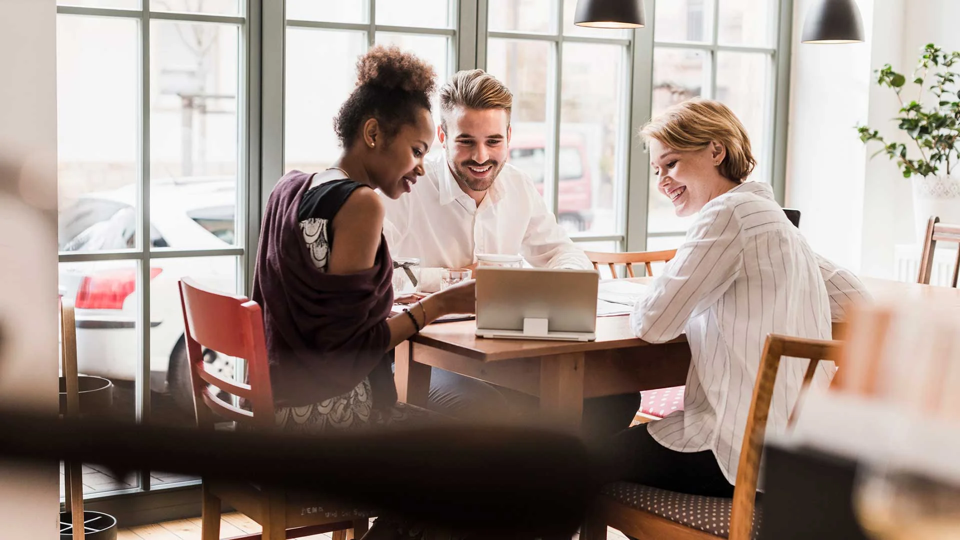 The Vegas Rule and 4 Other Proven Rules for Great Meetings