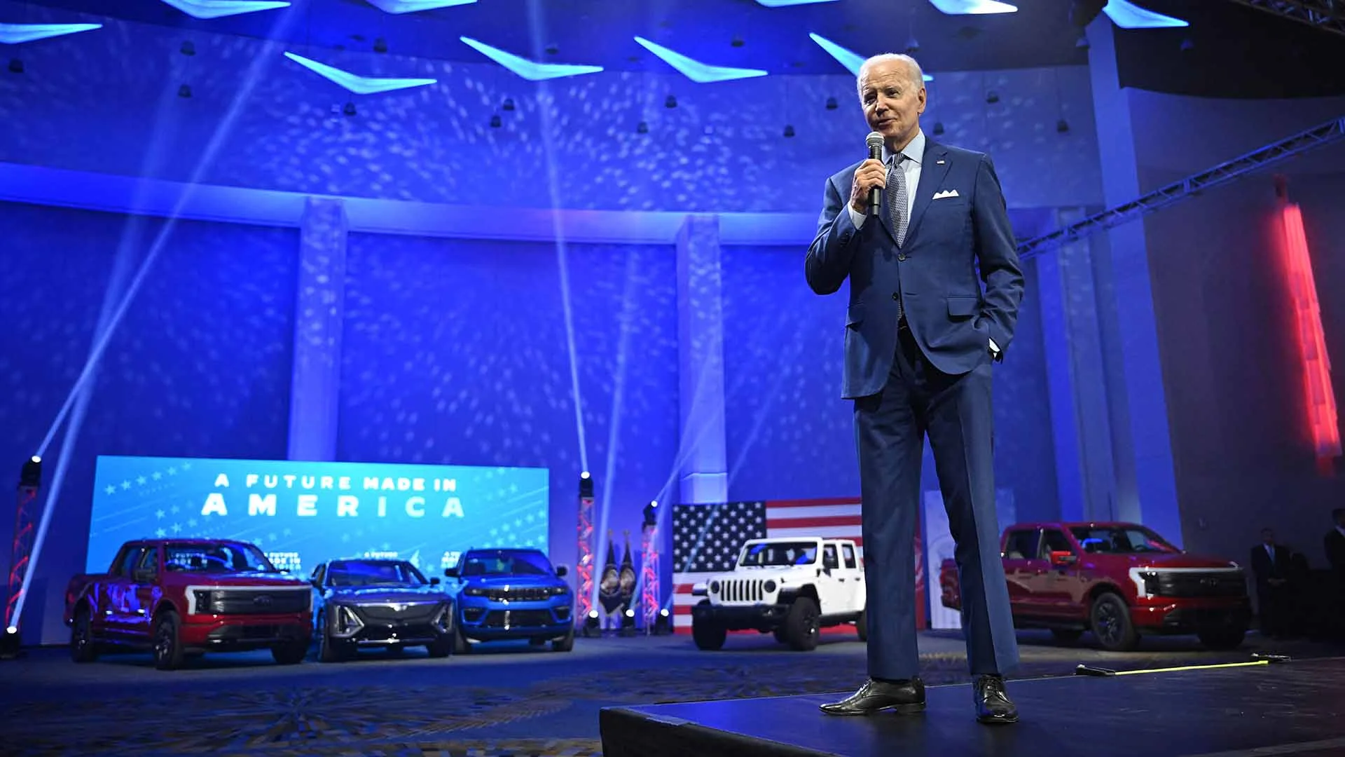 Electric Vehicle Makers Will Share $1.7 Billion to Boost U.S. Manufacturing