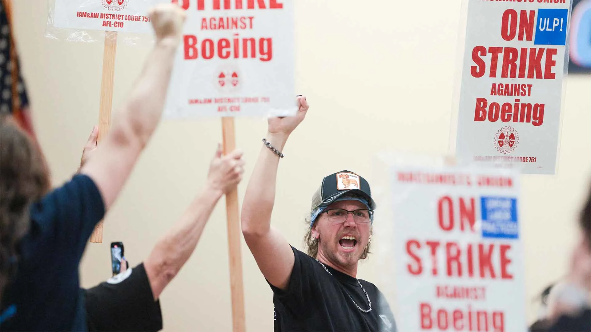 As 33,000 Factory Workers Strike, Boeing Works to Conserve Funds