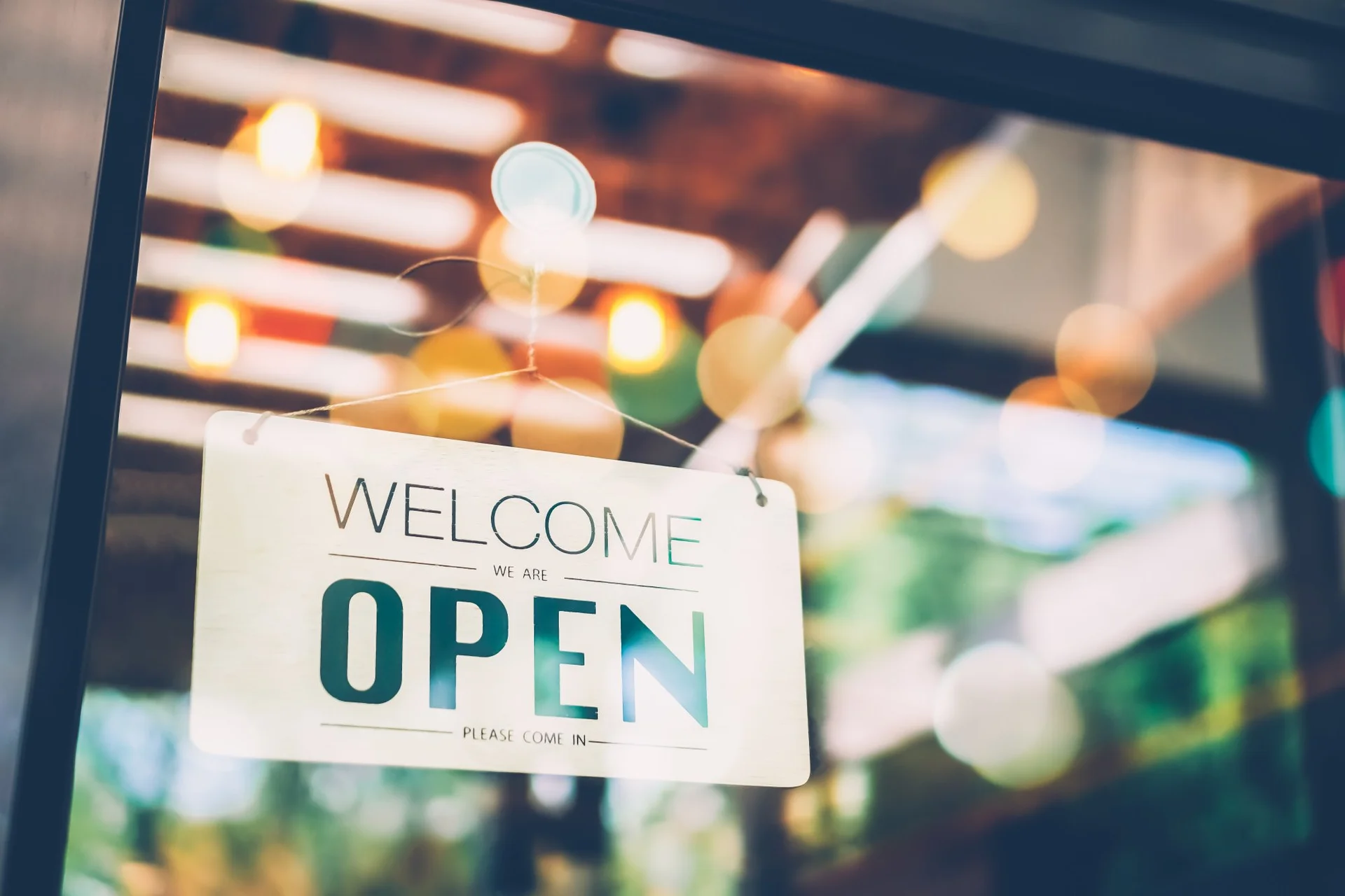 How to Drive Foot Traffic to Your Brick-and-Mortar Store: 3 Tactics