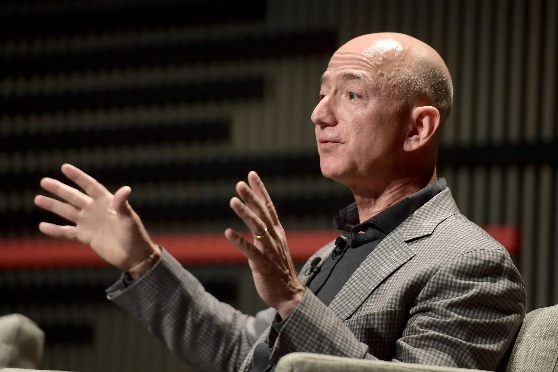 Jeff Bezos Just Opened Up to His Employees With 7 Surprising Words ...