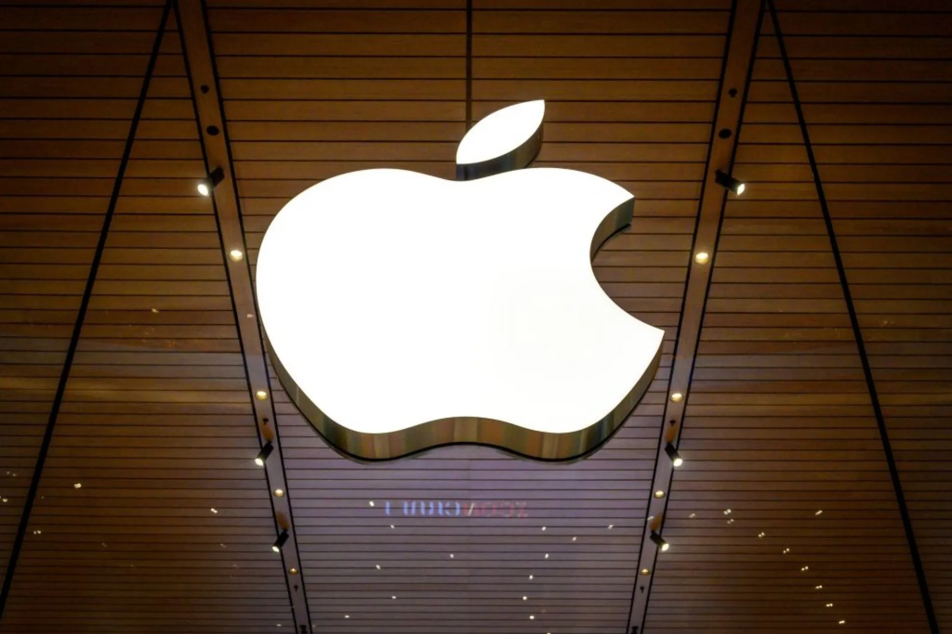 Apple Is Doing Something We've Never Seen Before -- Failing in Public ...