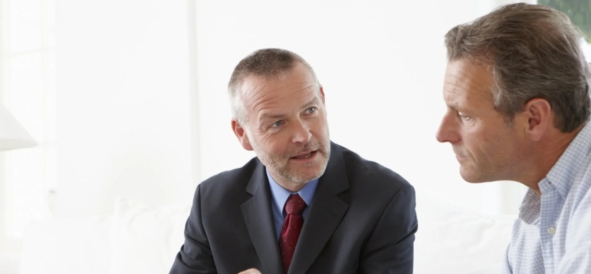 7 Subtle Conversation Habits of Powerful People