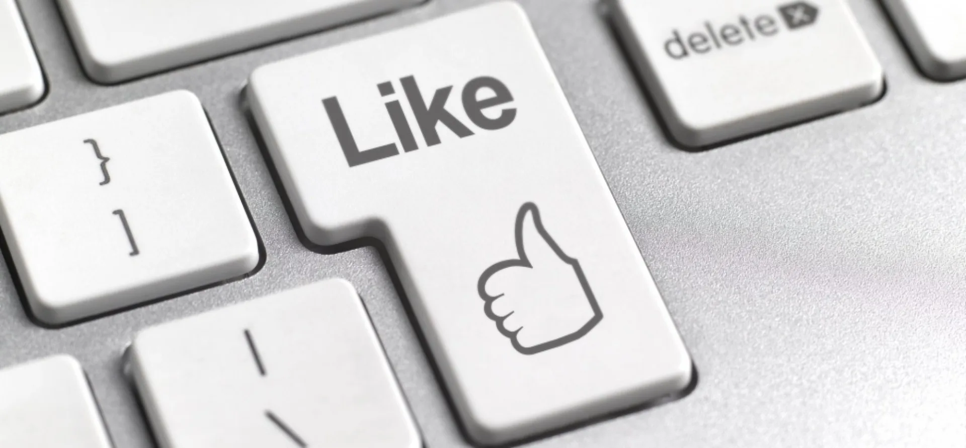 How to Get People Offline to Connect With You Online