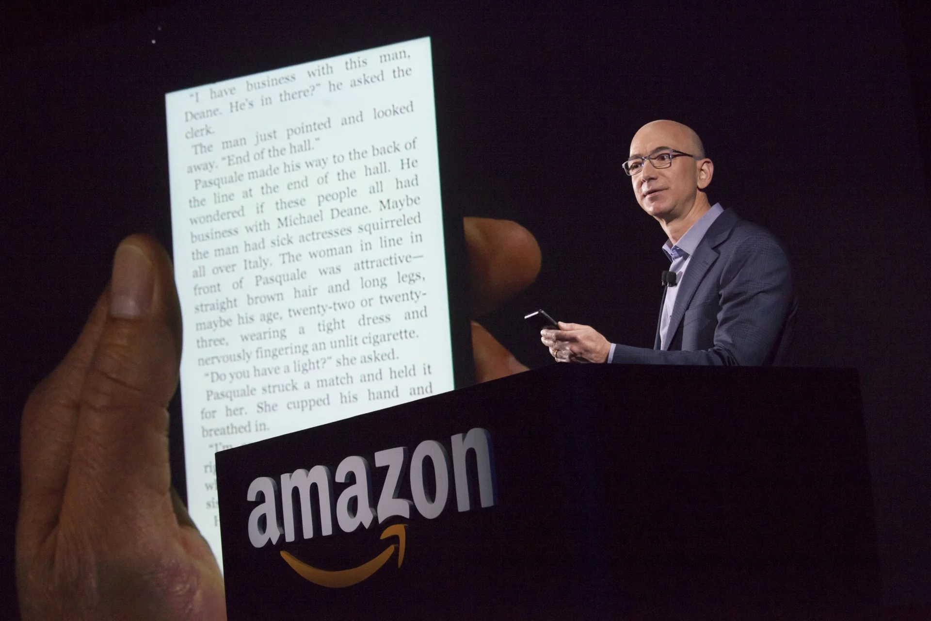Jeff Bezos Congratulates Donald Trump on His Win