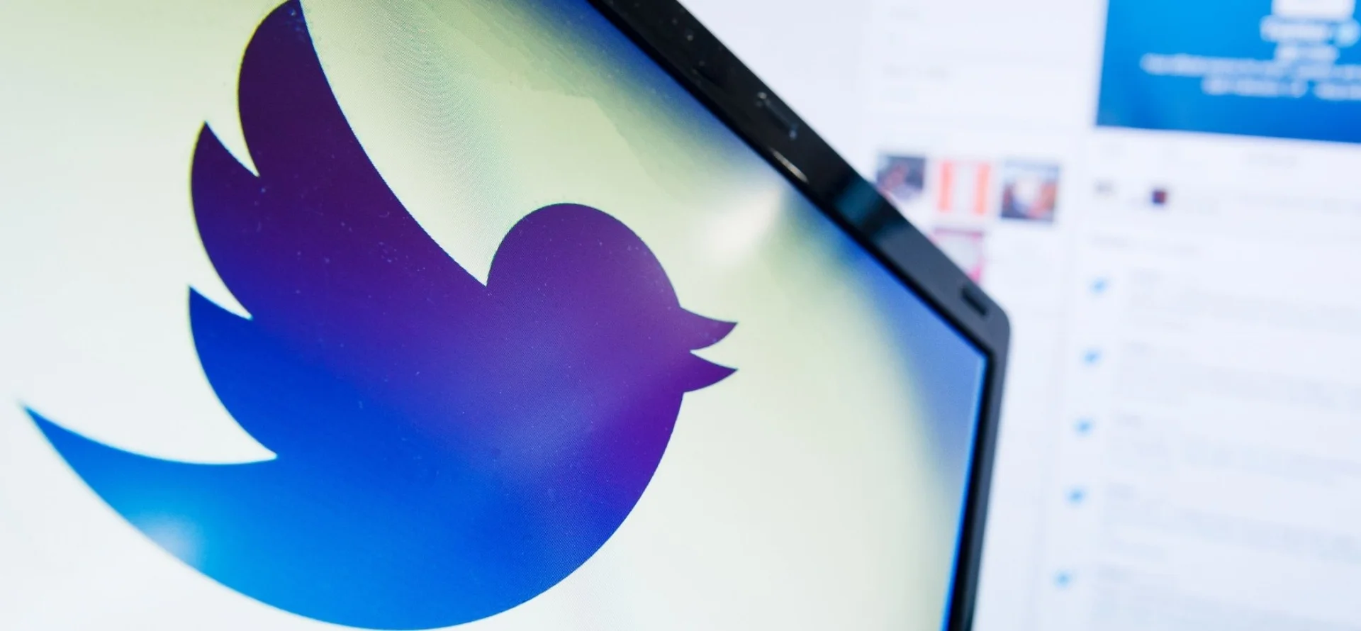 Twitter Bans All Political Ads