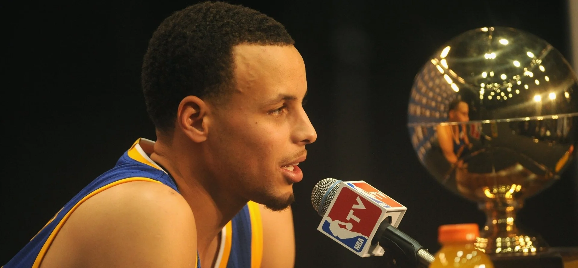 Stephen Curry And The NBA Begin To Fight Against Guns