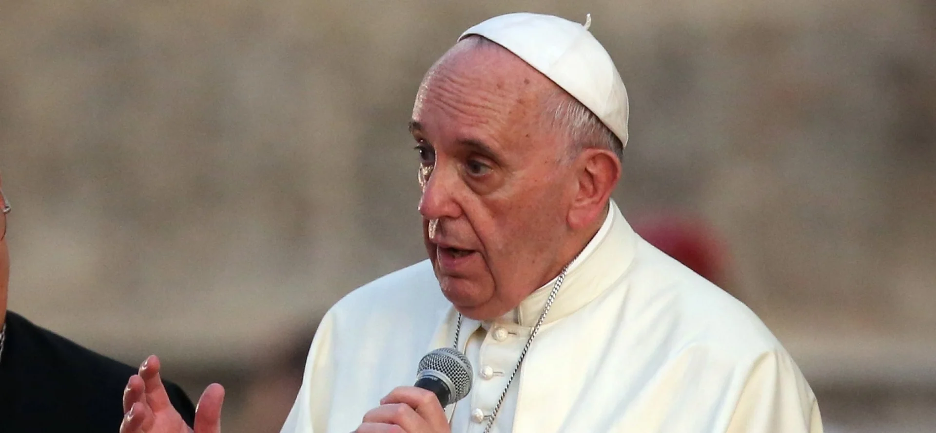 7 Inspiring Leadership Lessons That Shaped Pope Francis