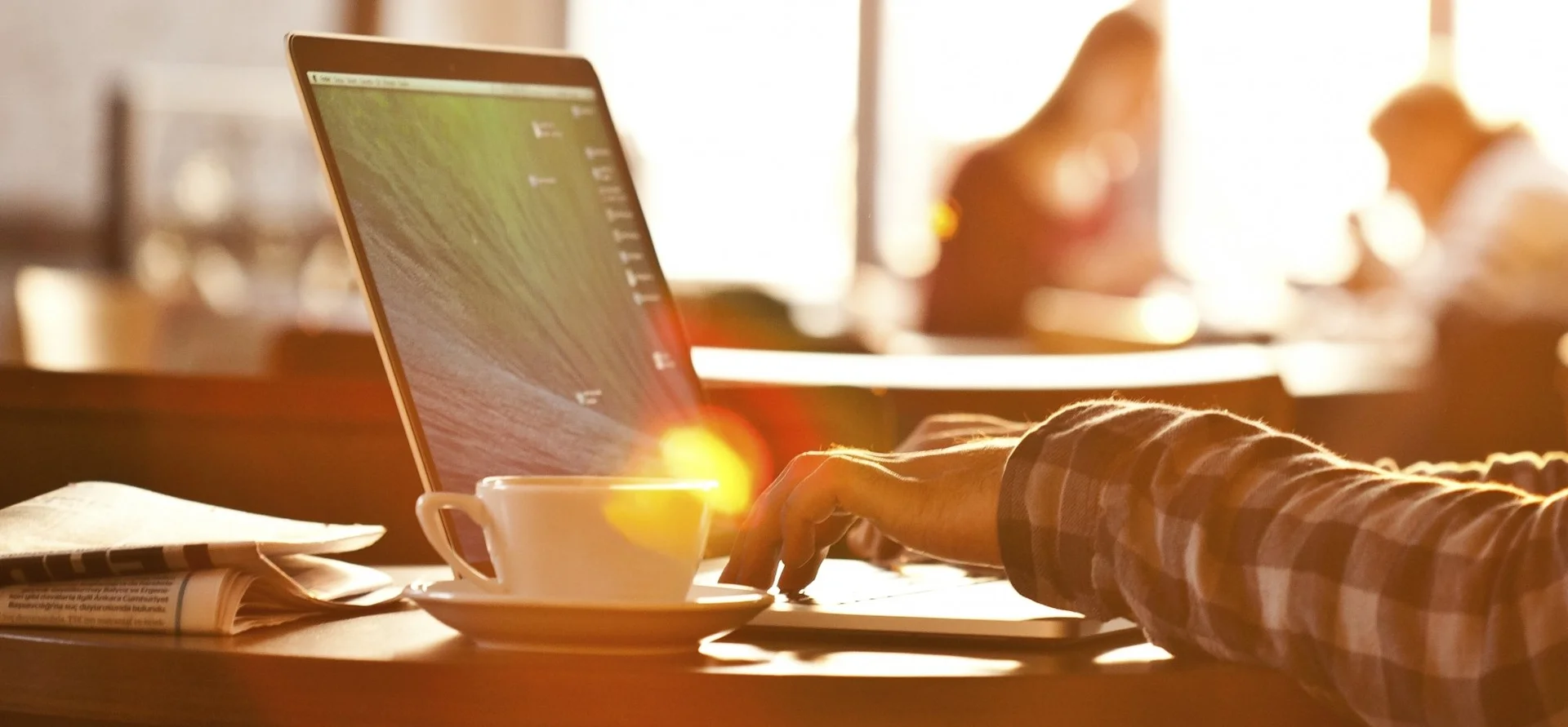 How to Become a Highly Paid Freelancer While Keeping Your Full-Time Job