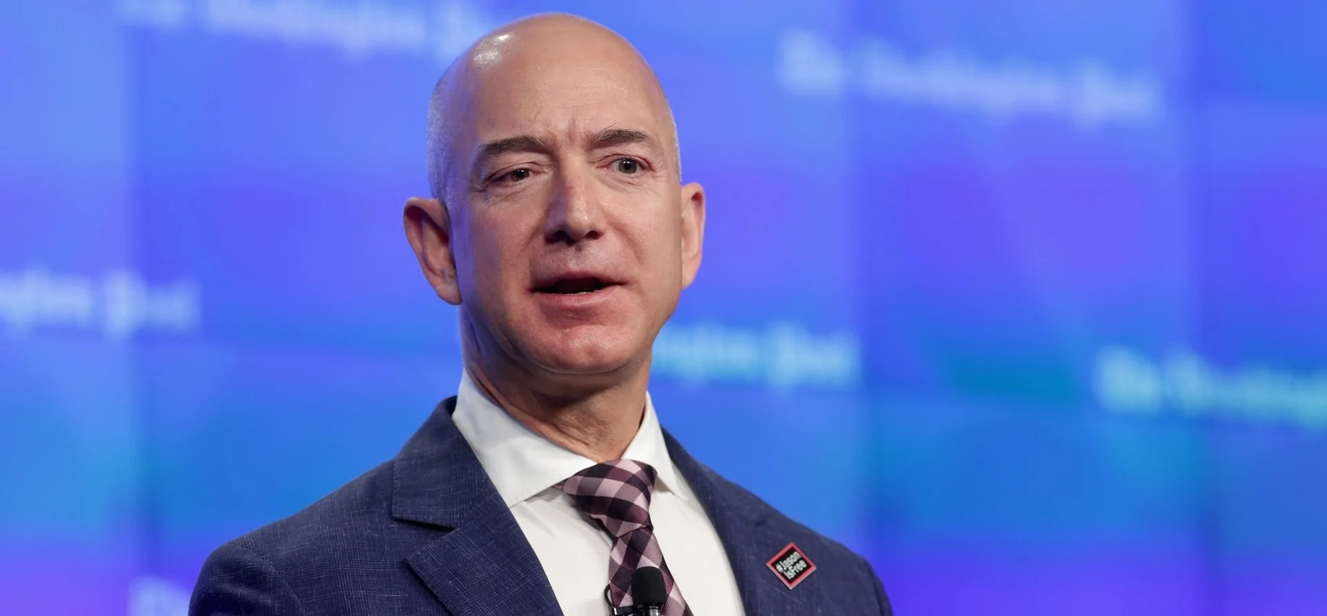 Why Jeff Bezos Isn't Afraid of Artificial Intelligence