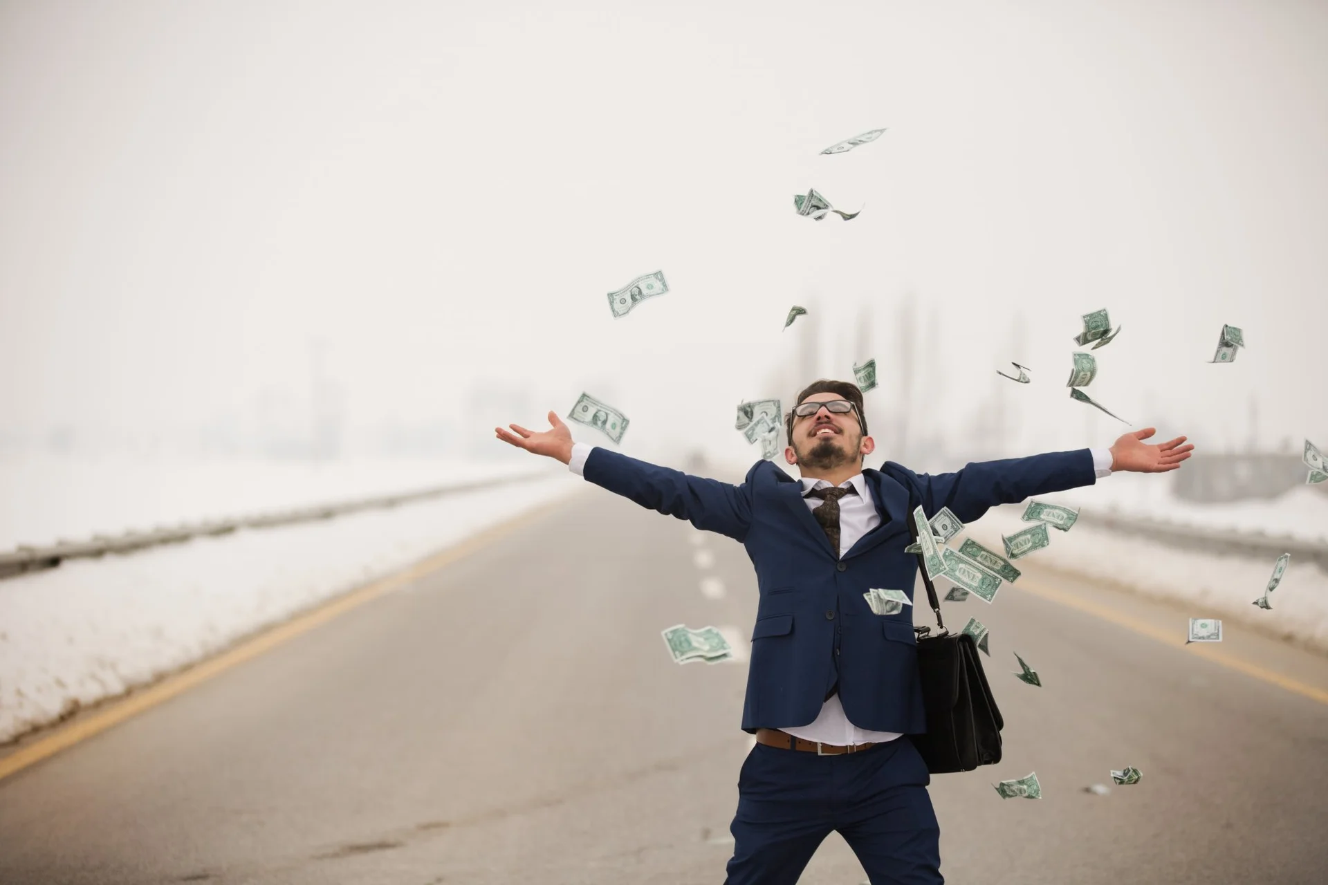 8 Side Hustles That You Can Turn Into Serious Money