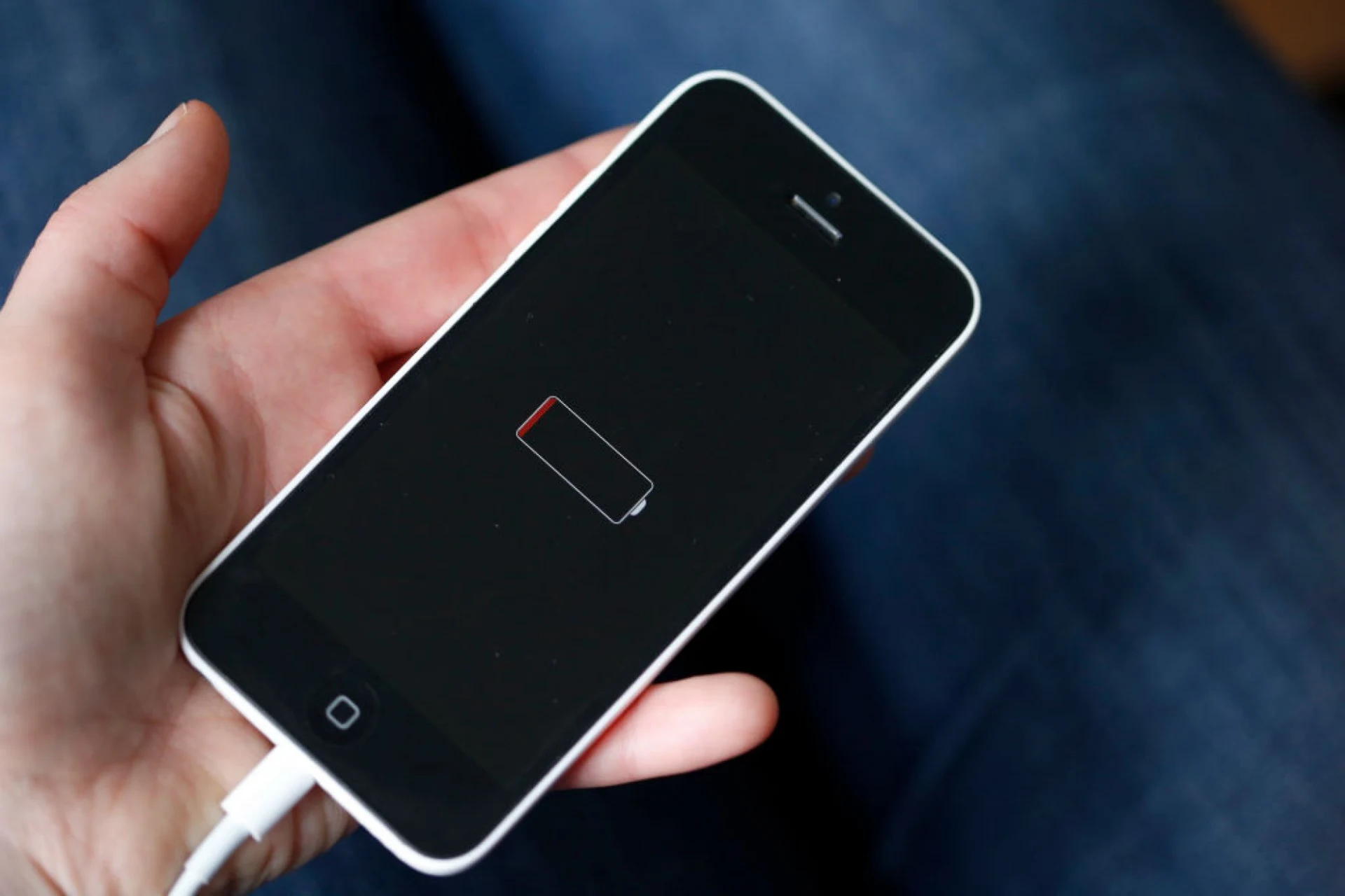 After 5 Years, Apple Is Bringing Back the Battery Percent Indicator on ...