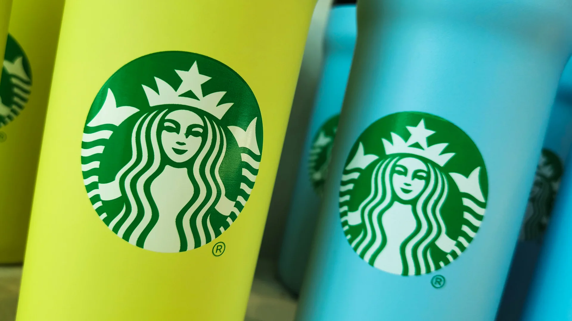 After 37 Years, Starbucks Announced a Brilliant New Rule That Customers ...