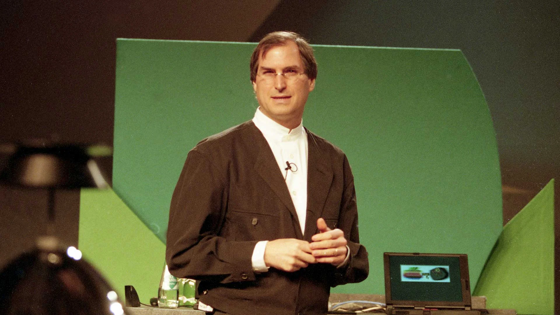 27 Years Ago, Steve Jobs Made a 30-Second Decision. It Changed the ...