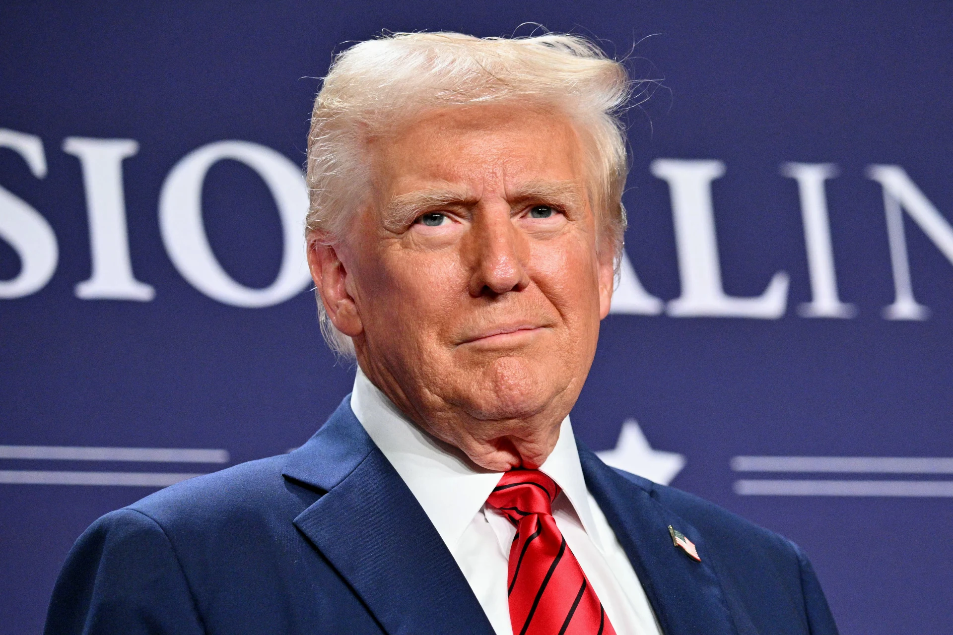 Judge Blocks Trump's Federal Spending Freeze in 22 states