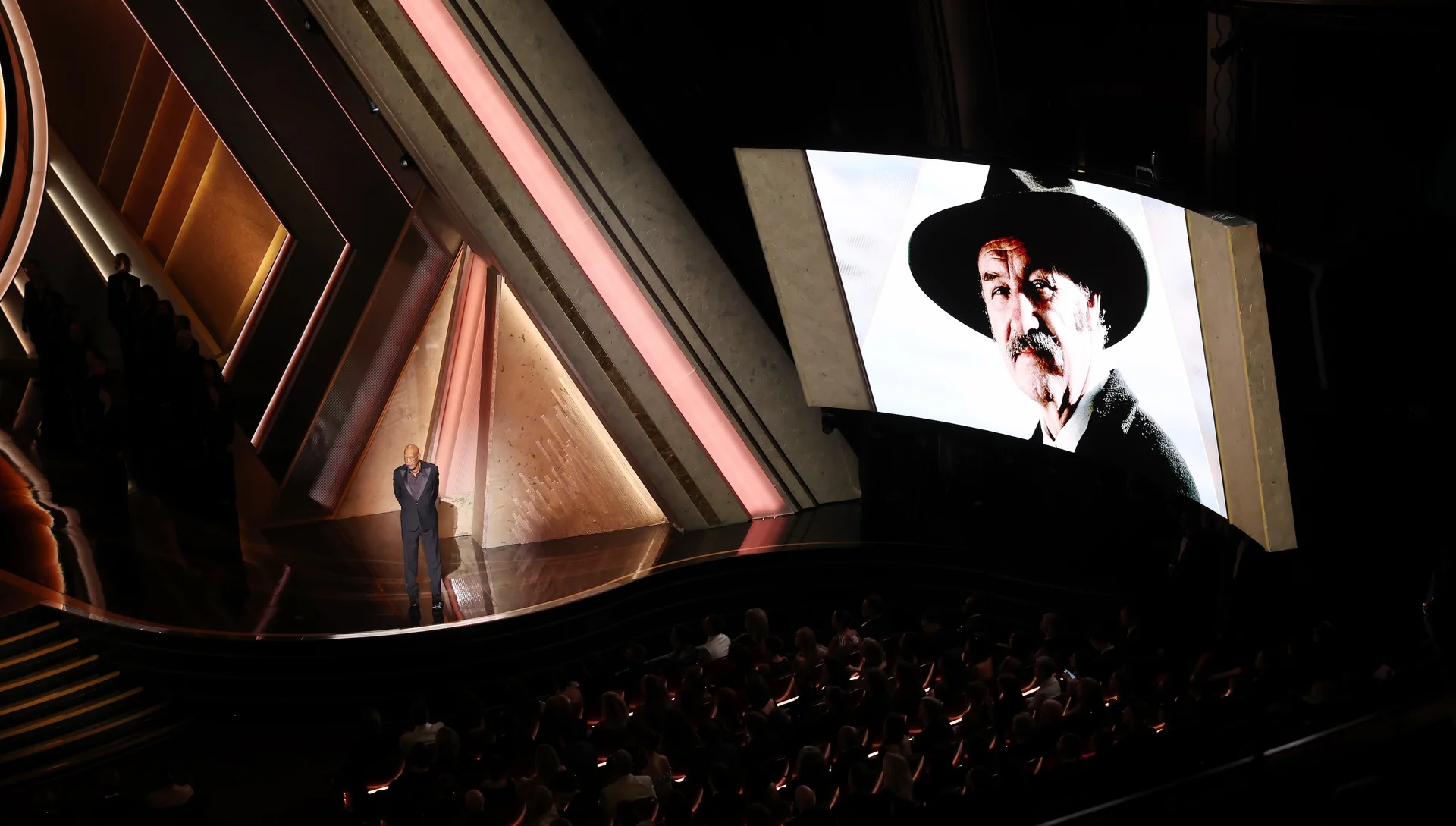 At the Oscars, Morgan Freeman Needed Only 1 Sentence to Teach a ...