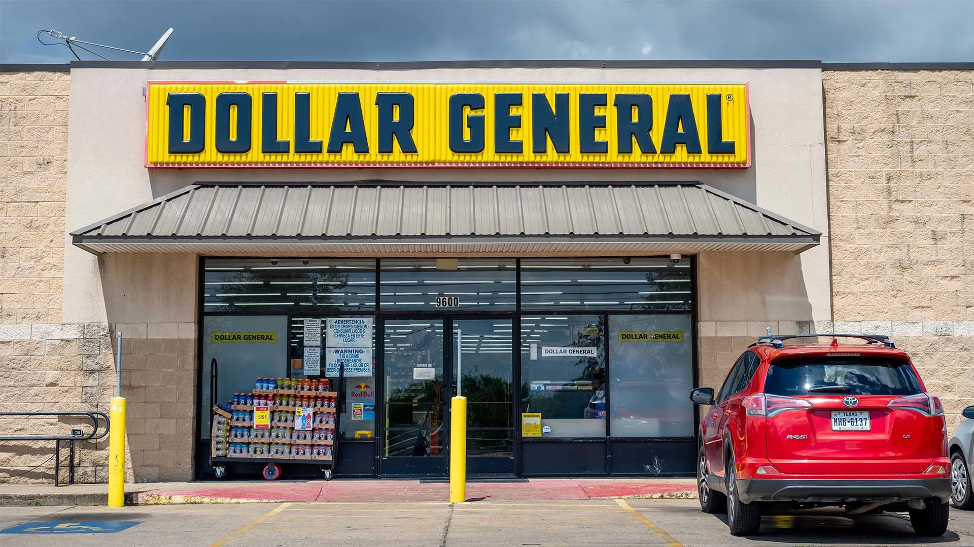 Dollar store stocks soar, signal warning for consumers, economy