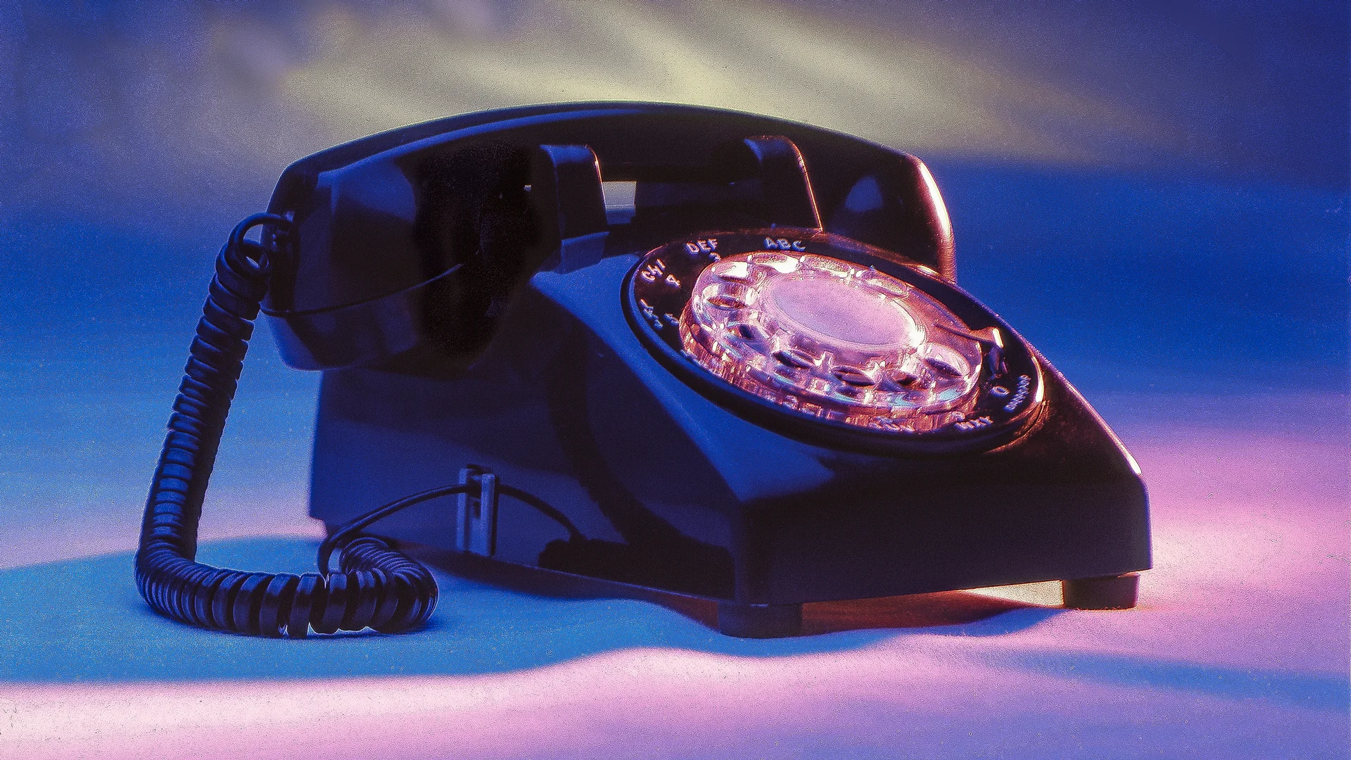 Is a Dumber Smartphone the Answer? Why People Are Embracing Luddite Life