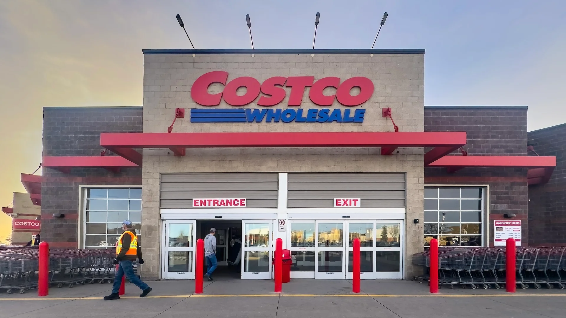 Costco Hiked Membership Fees. It Angered Customers but Paid Off