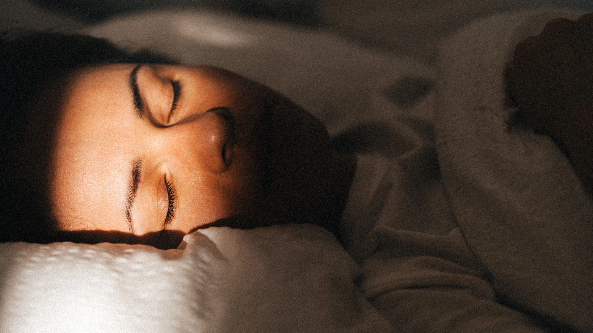 Stanford Sleep Expert: This Mindset Will Make You a Better Sleeper