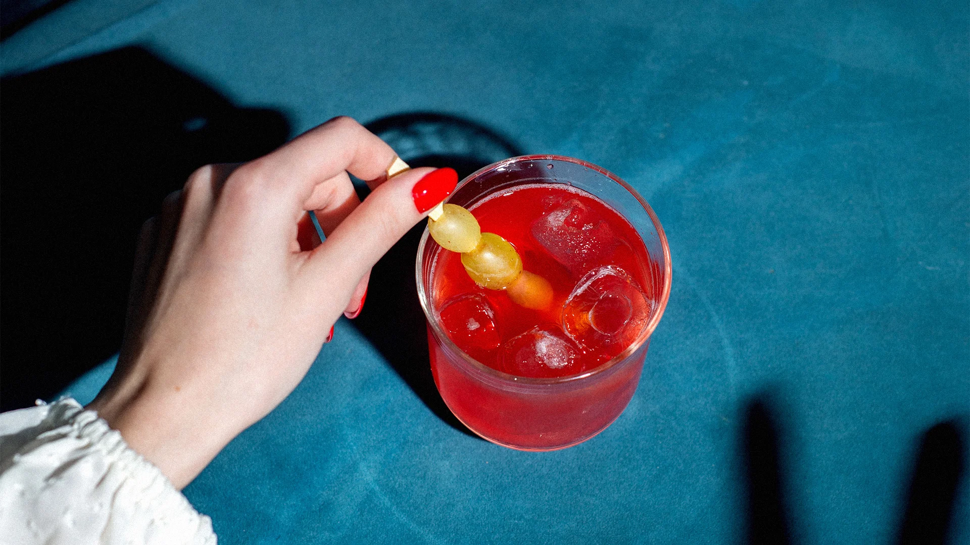 Your After-Work Drinks Could Be Aging Your Brain Faster Than You Think