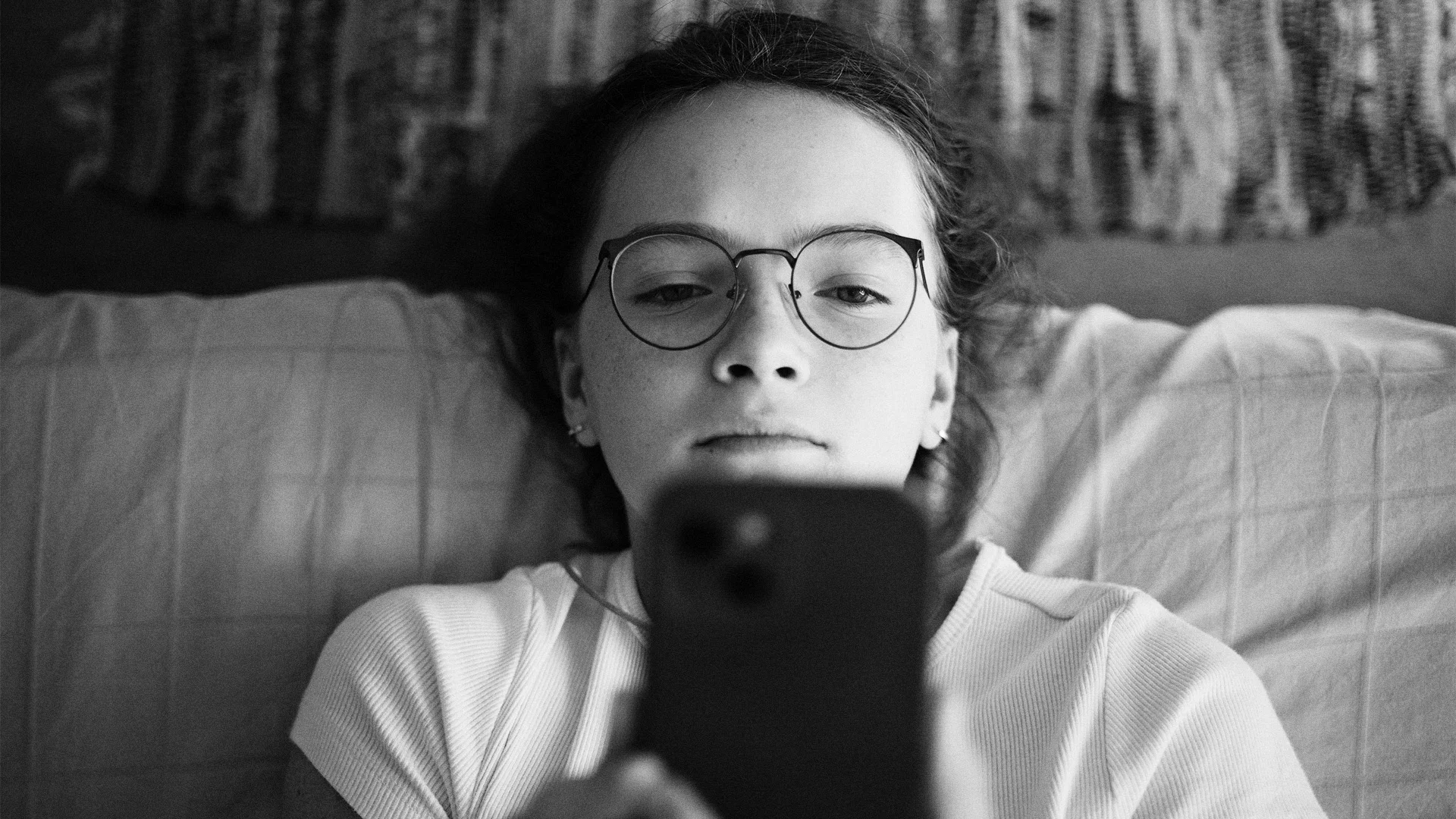 Age Verification and AI: Balancing Online Safety and Privacy Risks