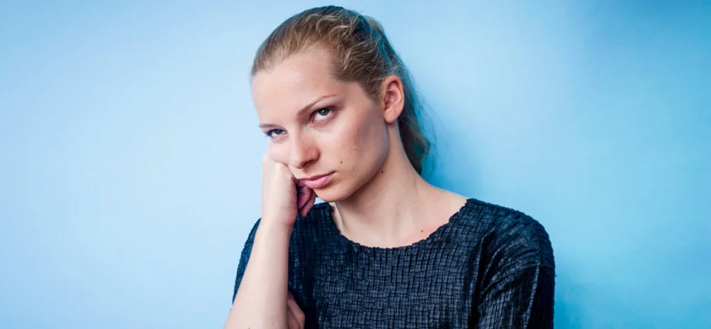 7 Common Body Language Habits That Are Making You Look Arrogant