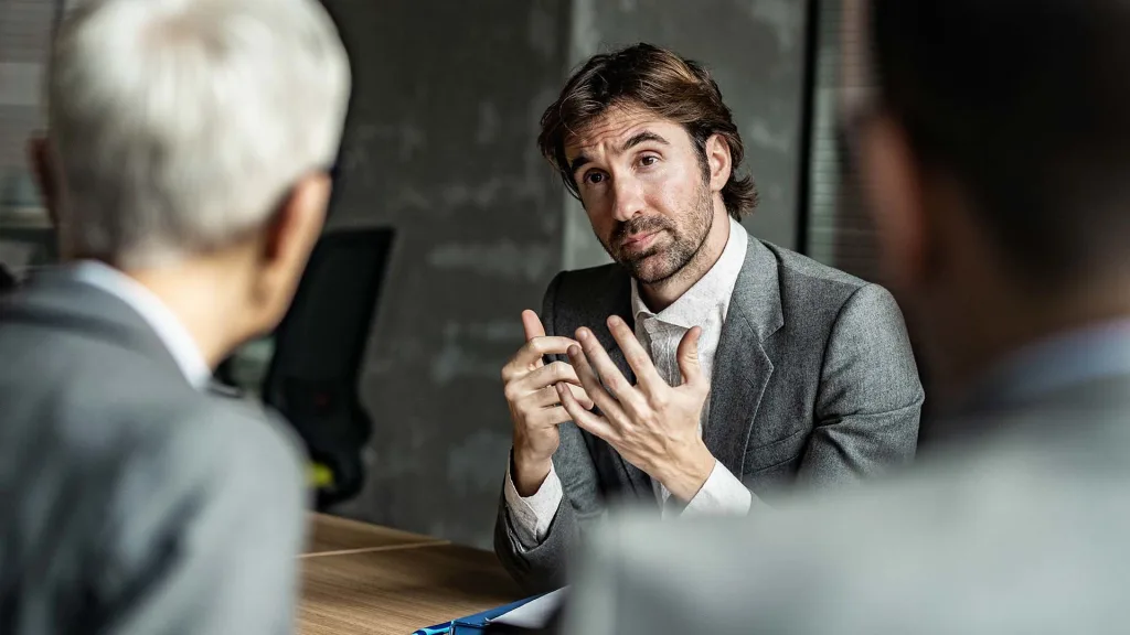 The 4-Word Phrase That's a Sure Sign of Low Emotional Intelligence ...