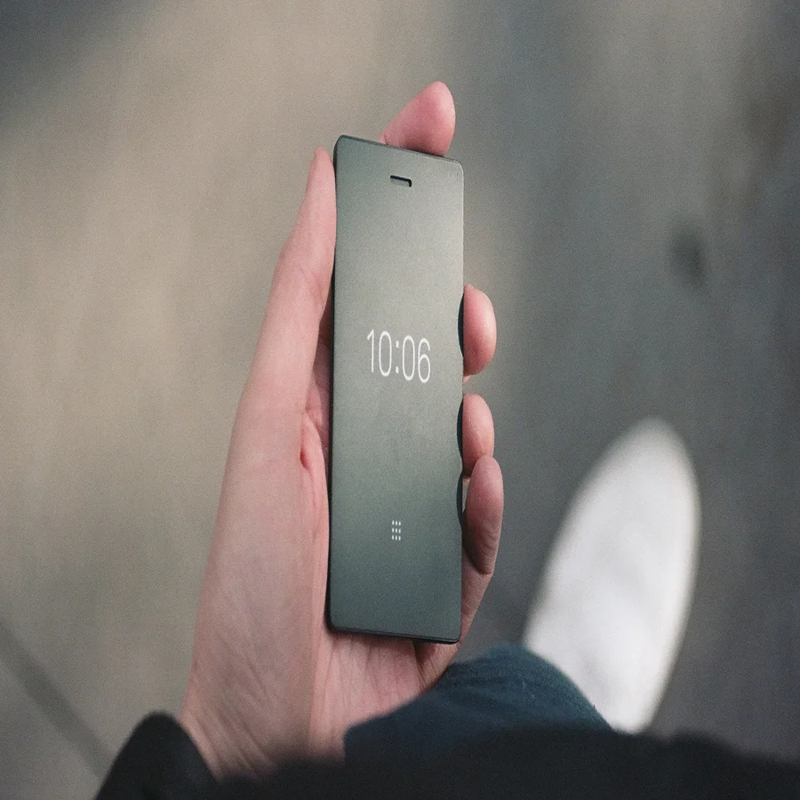 This Phone Costs $250 and Can Barely Do Anything. Here's Why People Are ...