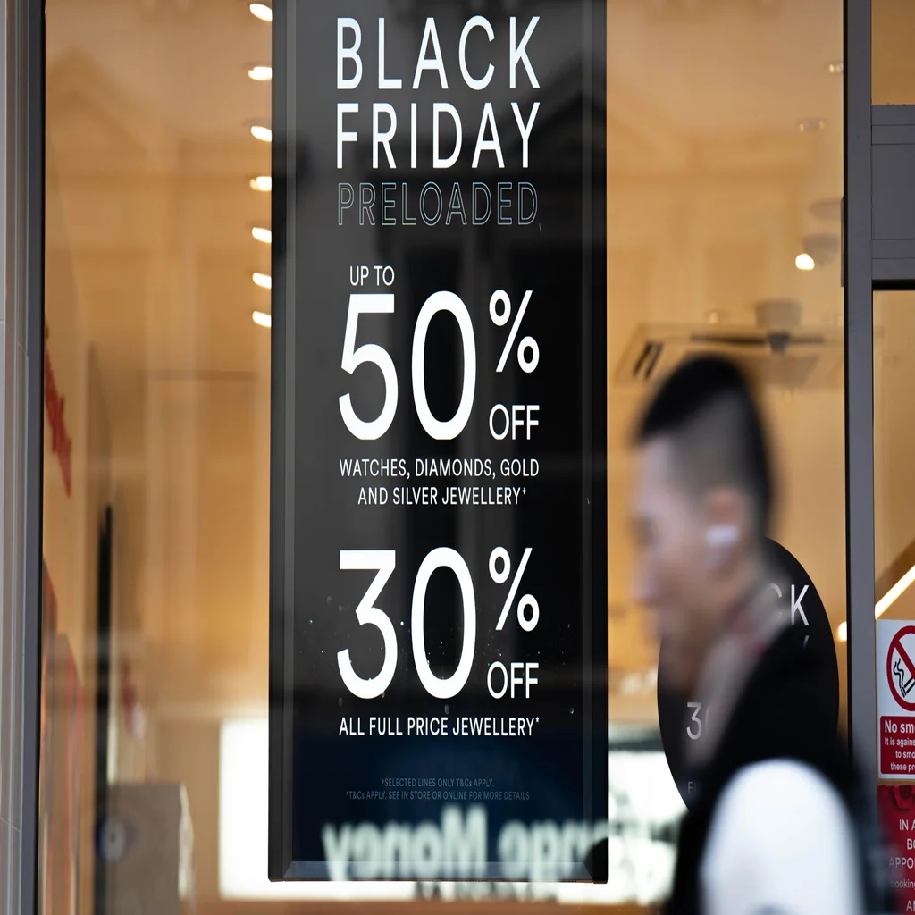Shopping for the Office? How to Avoid Black Friday and Cyber Monday Scams