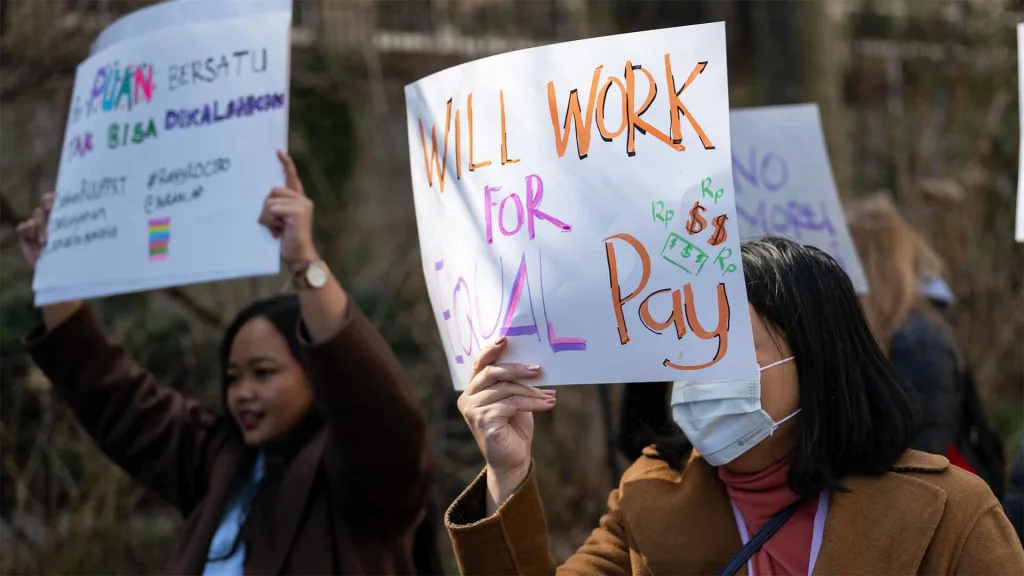 Biden Marks 15th Anniversary of Pay Equity Law With Help for Federal ...