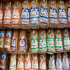 Fresh From Prison, a Brother Rejoins the Family Bread Business