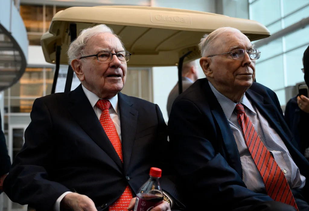 Warren Buffett's 'Right Hand Man' Just Did a Marathon, 6-Hour Interview ...