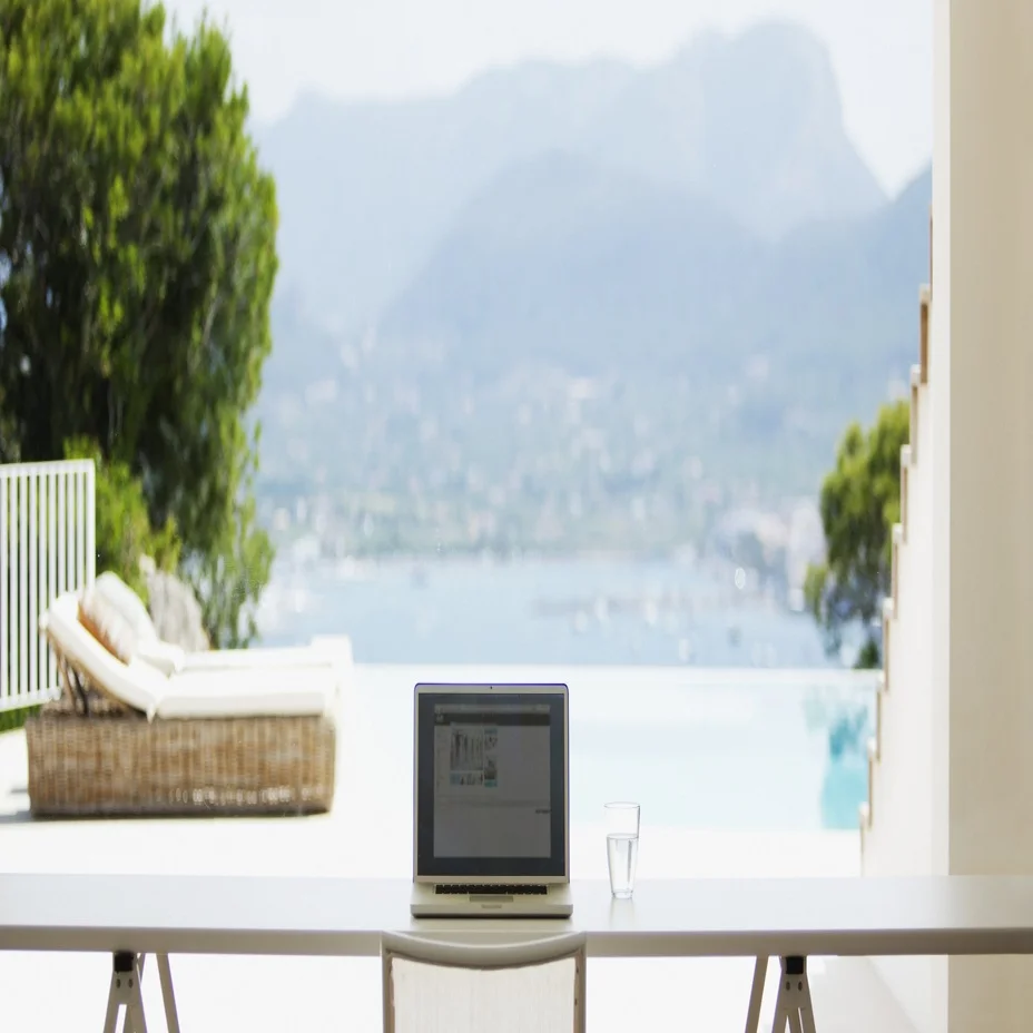 Taking a Working Vacation? Here Are 7 Ways to Stay Productive