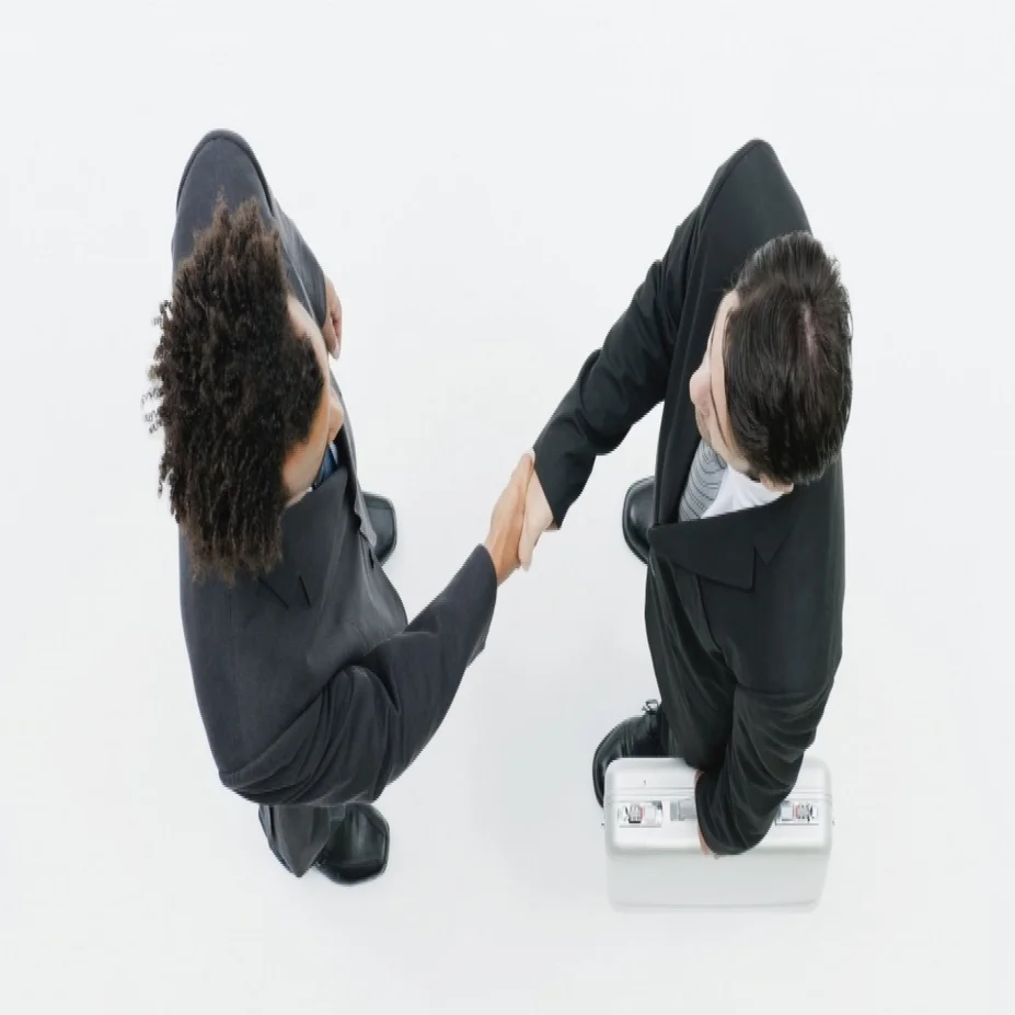 Gain People's Trust With These 5 Body Language Secrets