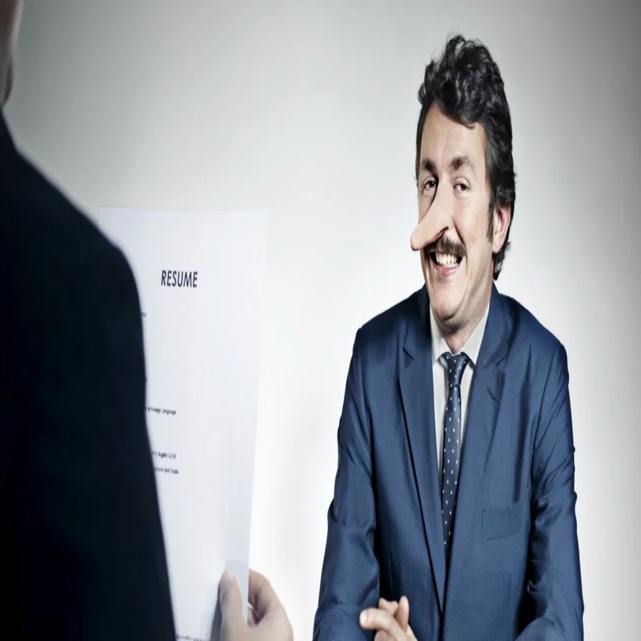 7 Times It’s Perfectly OK to Lie At Work
