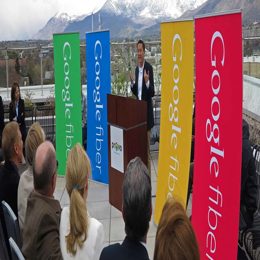 Chief of Google Fiber Steps Down, as Company Halts Expansion