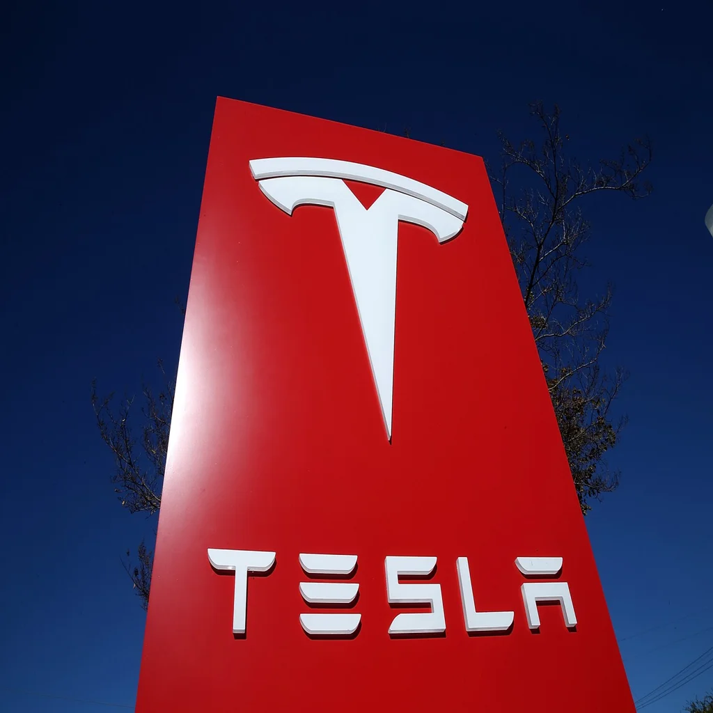Only 200 People Will be Able to Live the Tesla Lifestyle to its Fullest