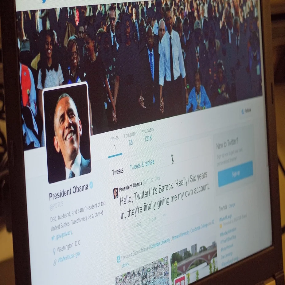 Obama Will Transfer Twitter, Facebook Accounts to New President
