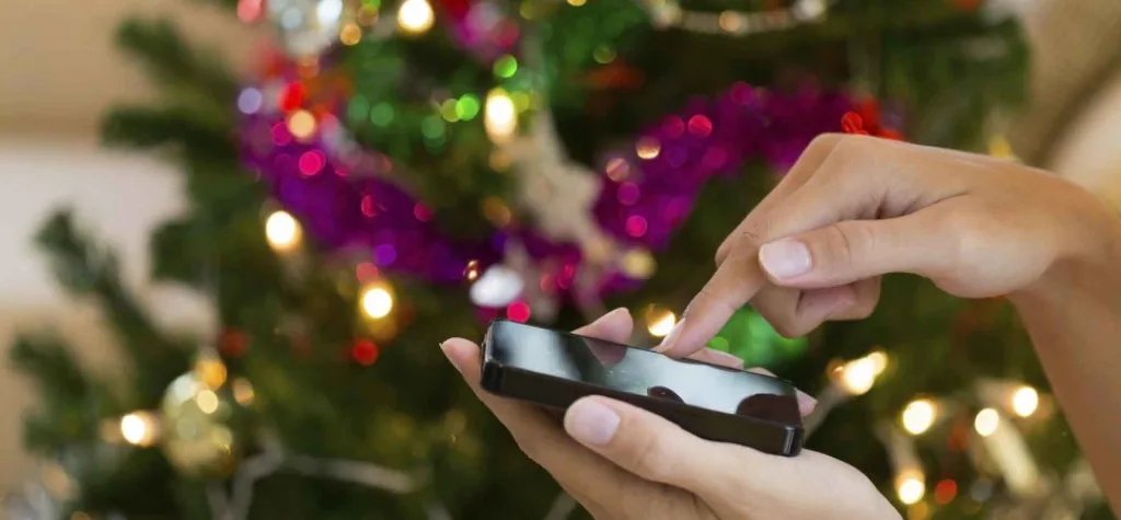 A Holiday Reminder From Science: Put Down Your Gadgets
