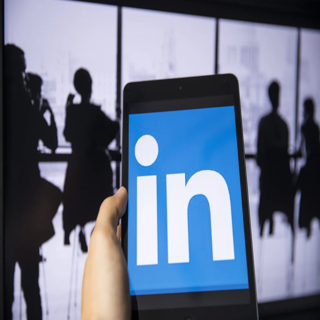 1 Simple Strategy That Will Skyrocket Your Engagement on LinkedIn