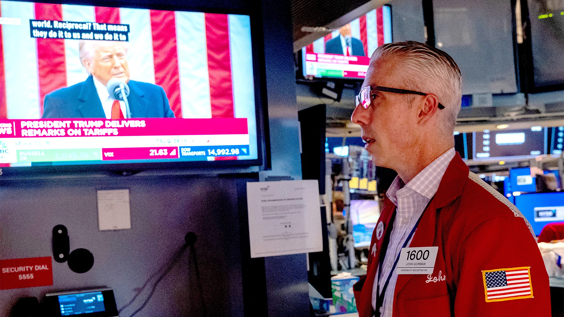 Why the Job Market and Stock Market Are Moving in Different Directions