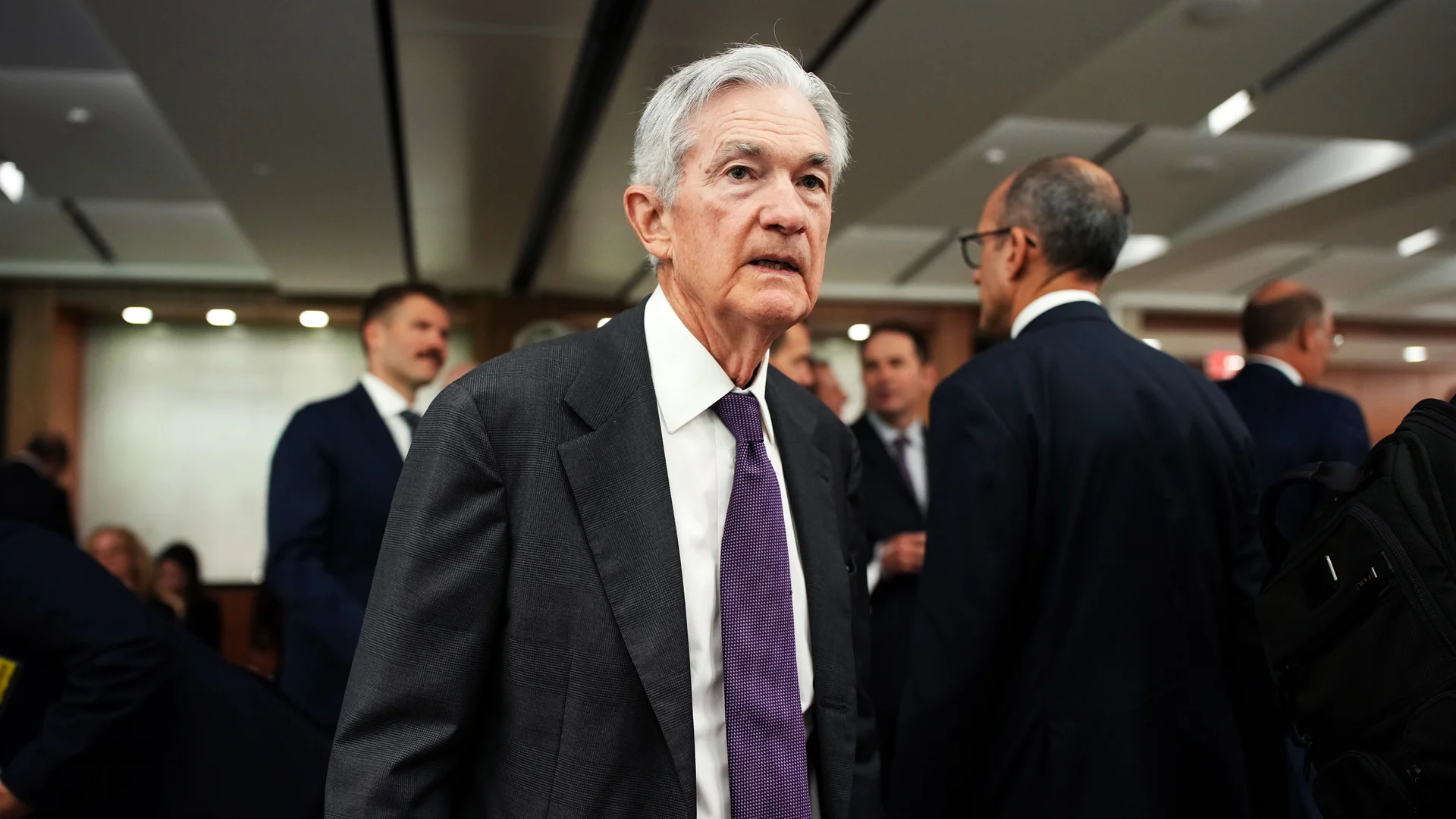Economic Outlook: Fed Won’t Cut Rates, Dissent Growing