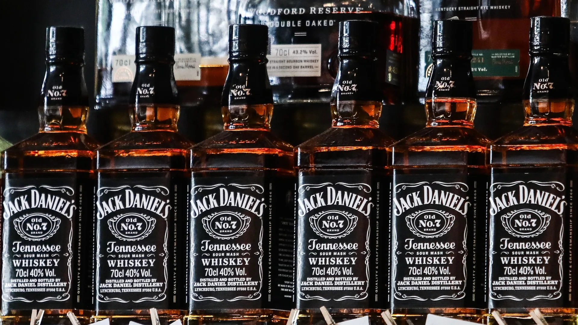 Top Whiskey Reviewers Say This New (and Affordable) Bottle From Jack ...