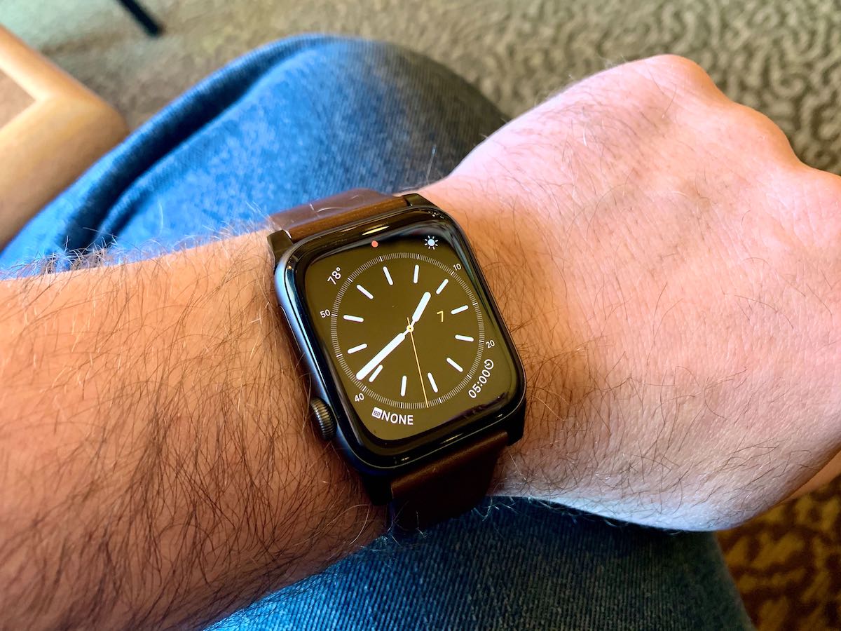 5 Reasons You Should Definitely Wear Your Apple Watch Upside Down