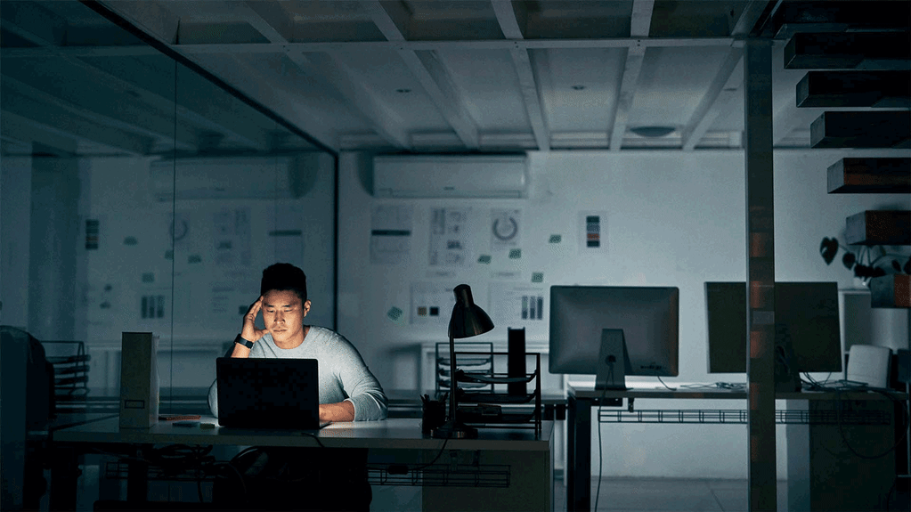 7 Spooky Times People Had Ghosts at Work